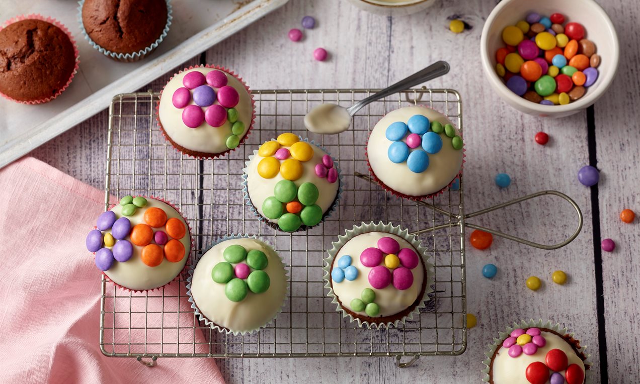 Smarties® muffini Recept | Dr. Oetker